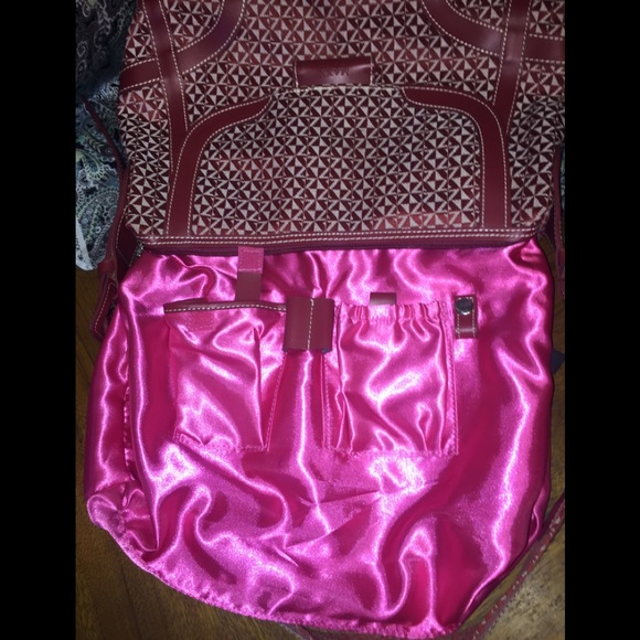 Maxx New York | Bags | Max New Yorks Man Made Red White Shoulder Bag ...